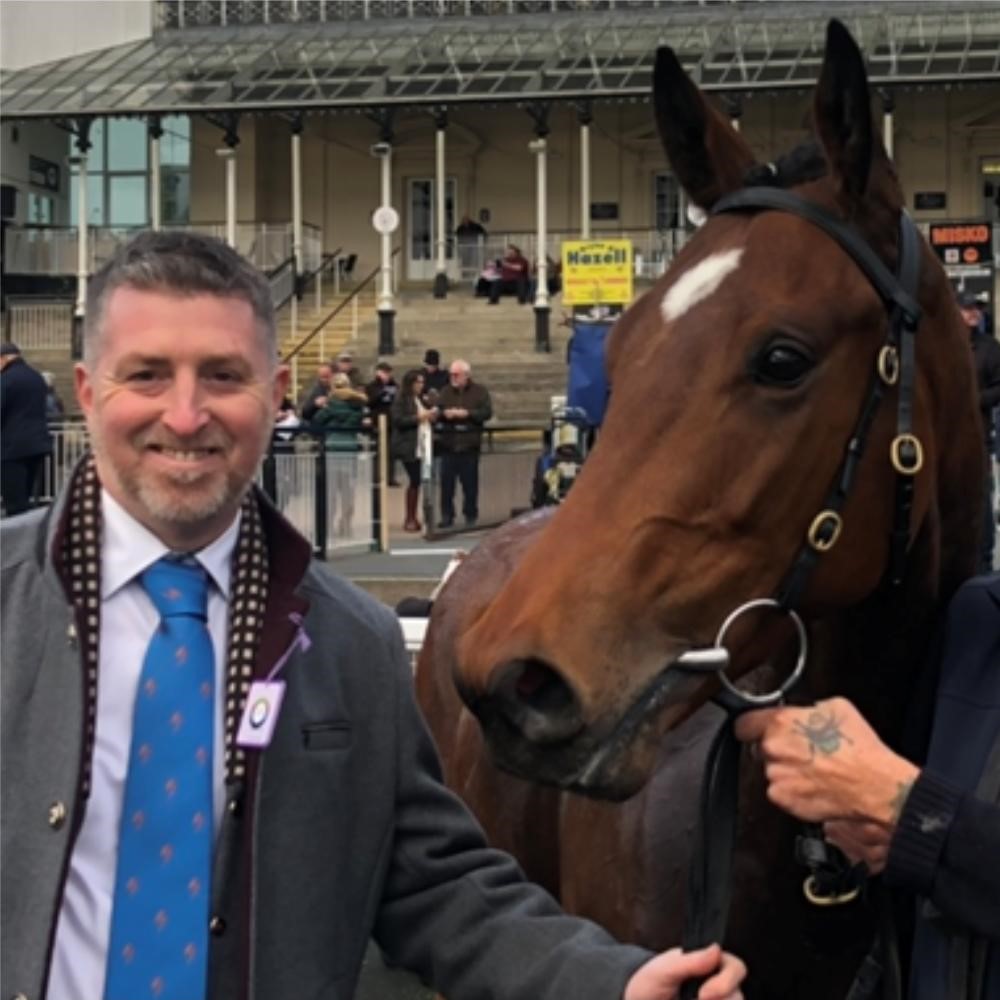 Tomlinson Horse Racing UK - Make It Your Race Day With Tomlinson Racing