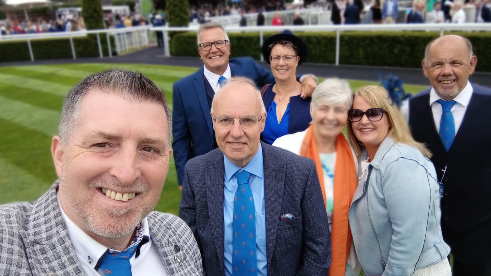 Tomlinson Racing has it's First placed horse as Blueandtangerine ...